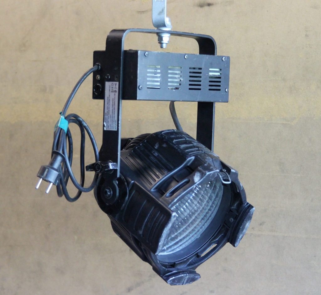 Showtec Studio Beam CDM 150 - Ampco Flashlight